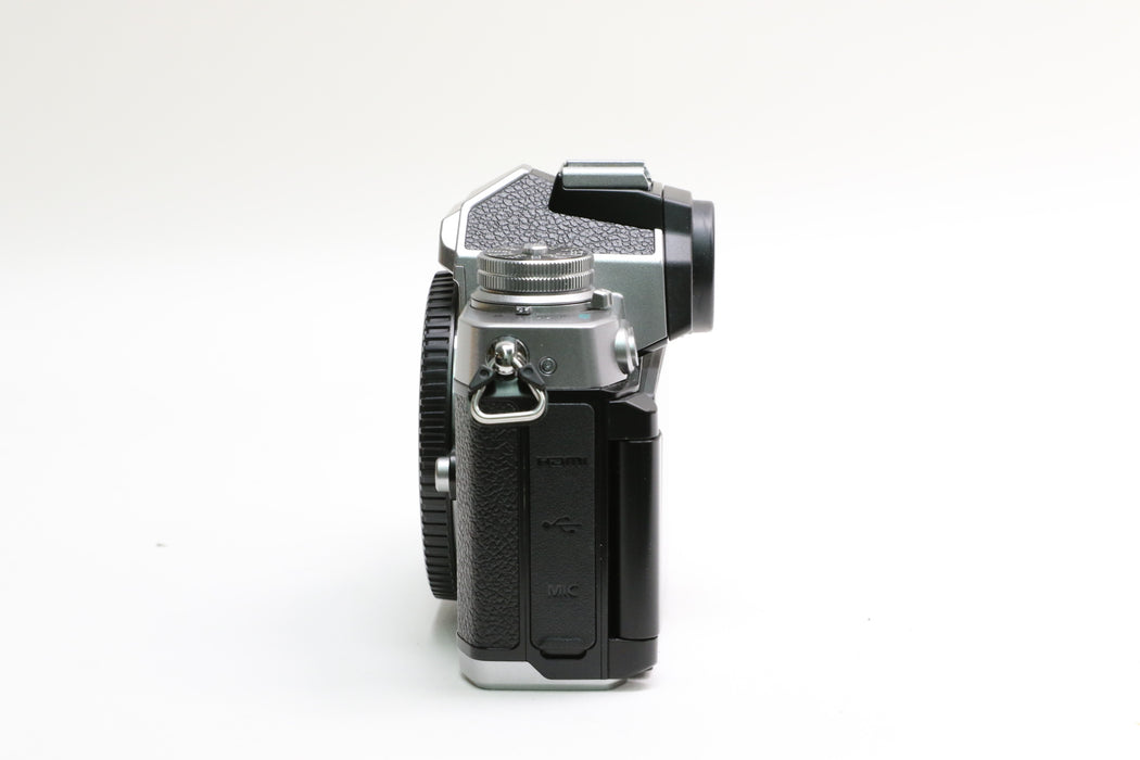 Nikon Z fc Camera, Silver, w/ Box! Very Low Shutter Count of 195! — Computer Overhauls